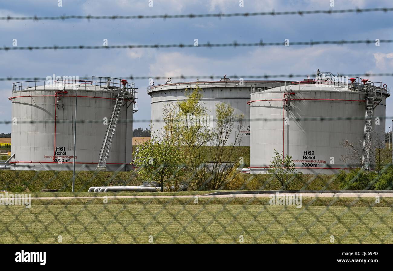 Schwedt, Germany. 28th Apr, 2022. Huge tanks for crude oil on the site ...