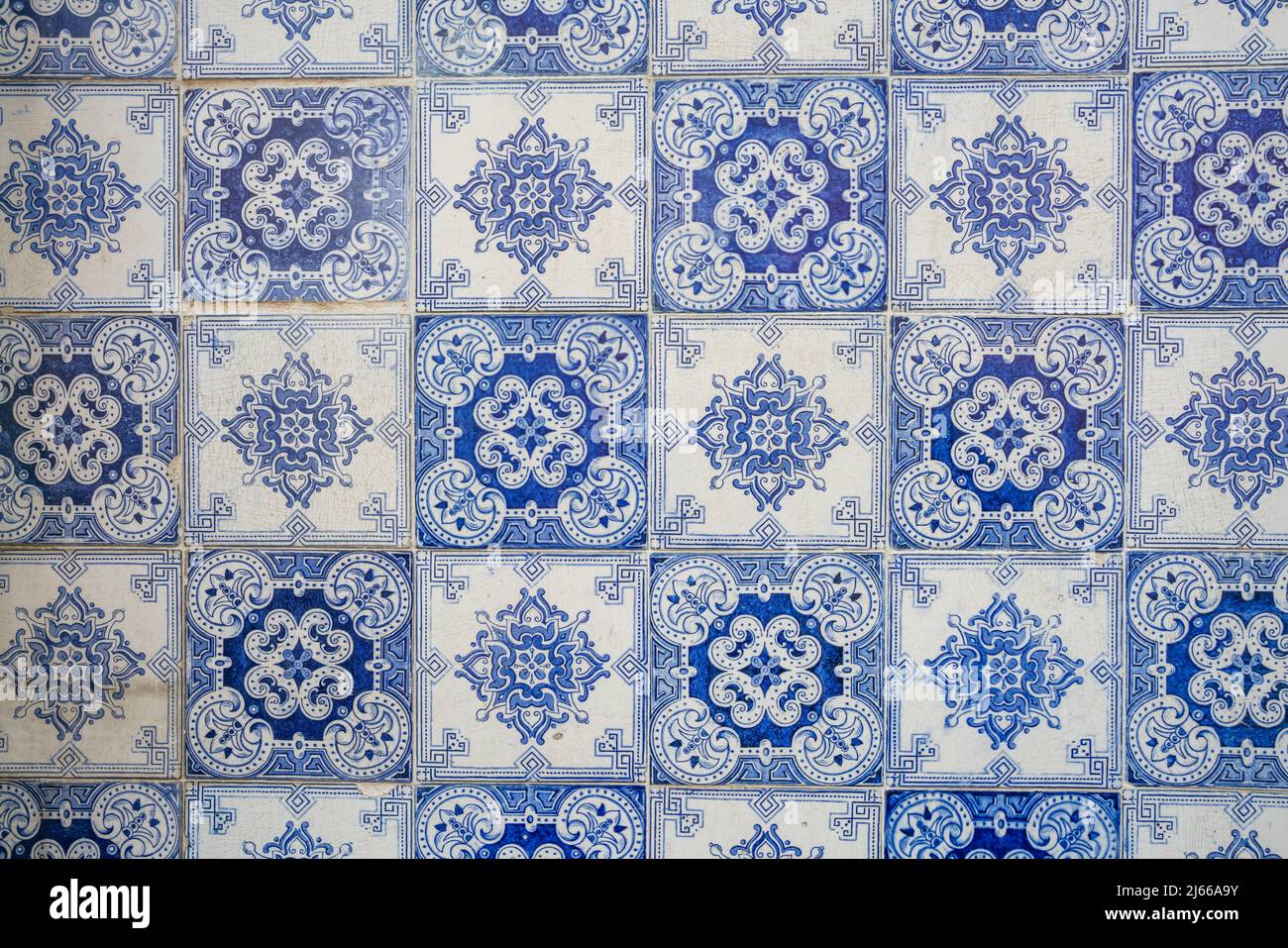 Old authentic tiled wall hi-res stock photography and images - Alamy