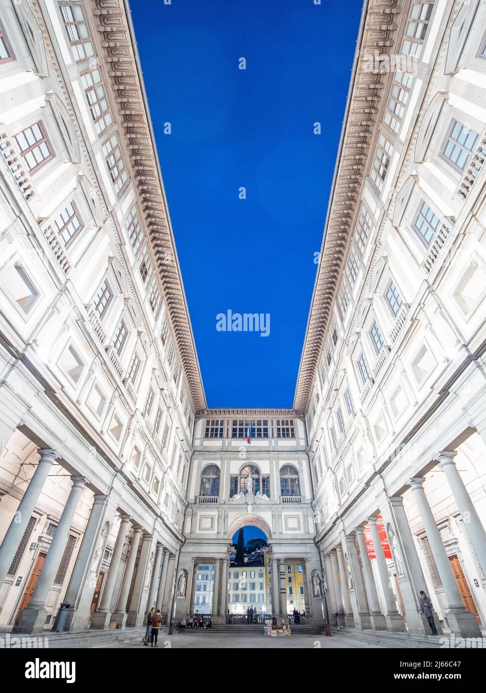 Die Uffizien, Galleria degli Uffizi, beleuchtet bei Nacht, Florenz ...