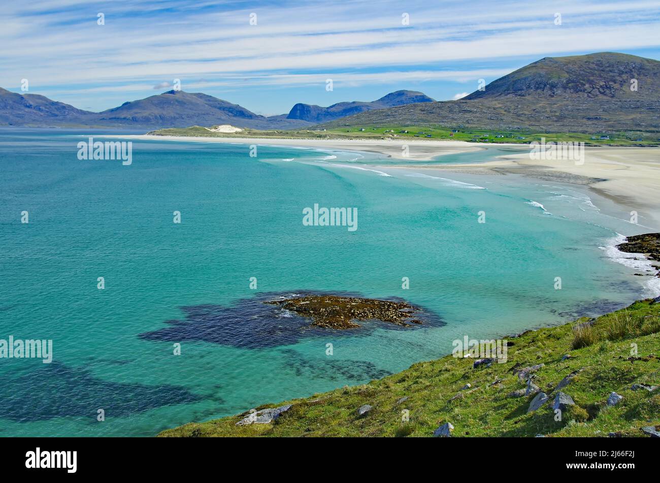 Aussicht ueber den menschenleeren Sandstrand Seilebost Beach, Isle of ...