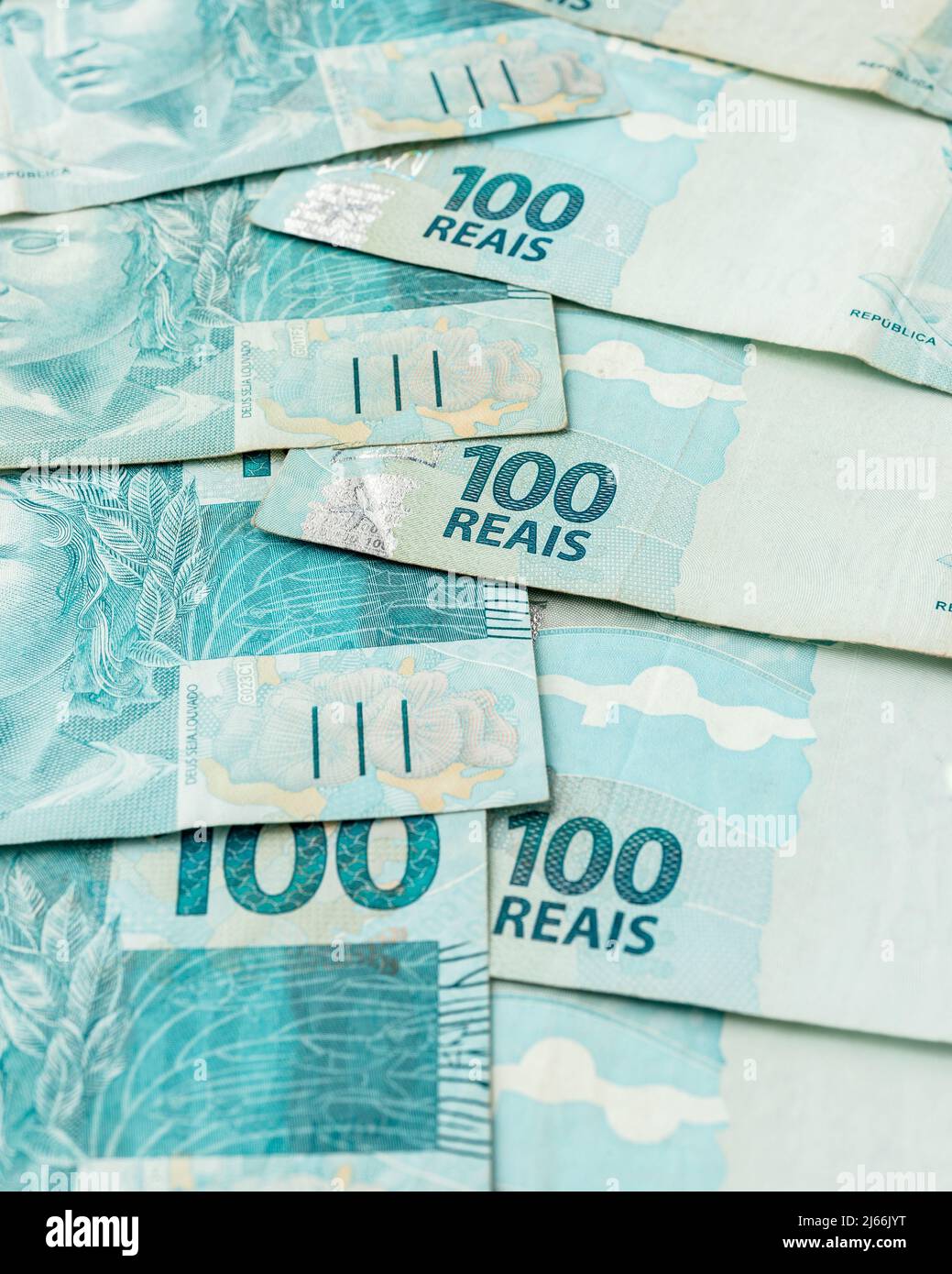 100 brazil bank note hi-res stock photography and images - Alamy