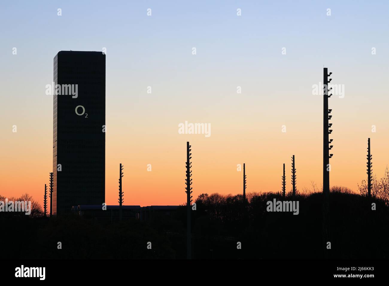 O2 Tower vor Abendrot, Muenchen, Oberbayern, Bayern, Deutschland Stock ...