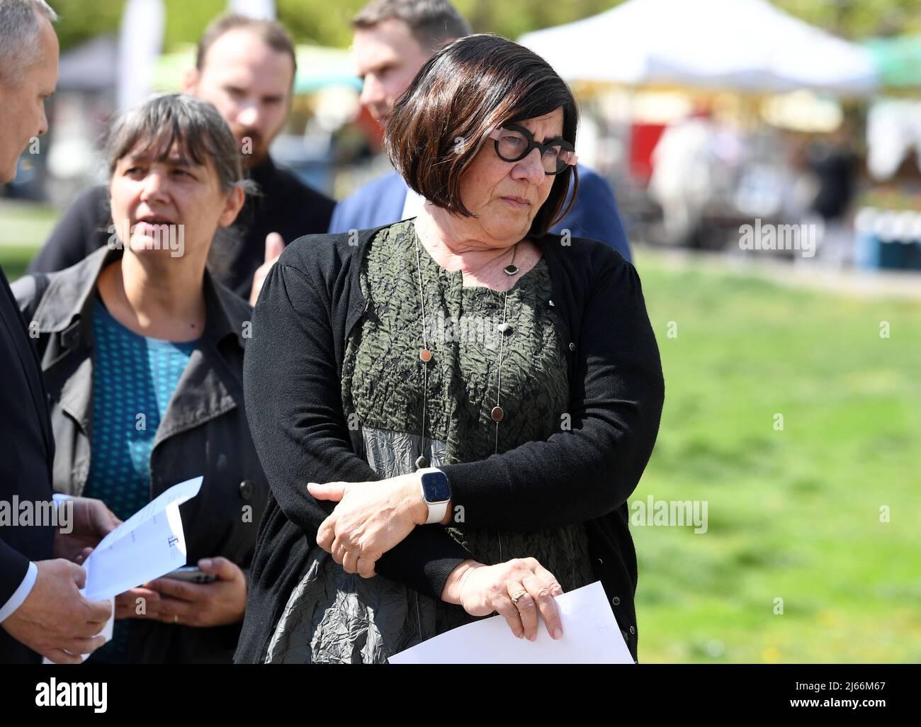 Anna azari hi-res stock photography and images - Alamy