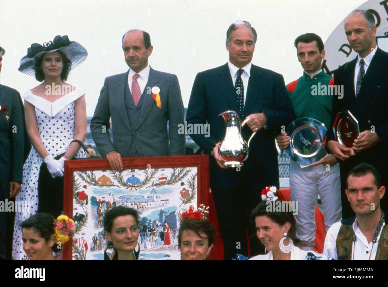 Fanny Ardant, Jean Louis Hermes, Aga Kahn und Jockey Gerald Mosse beim ...