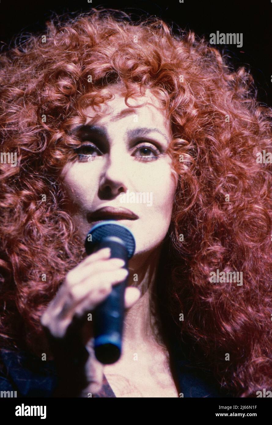 Cher, zeitlose amerikanische Sängerin, Schauspielerin und ...