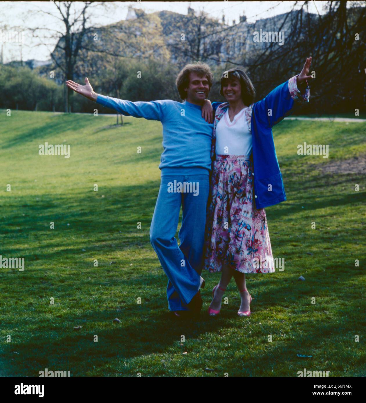 Homestory mit Schlagersänger Tony Holiday, der auch als Modedesigner ...