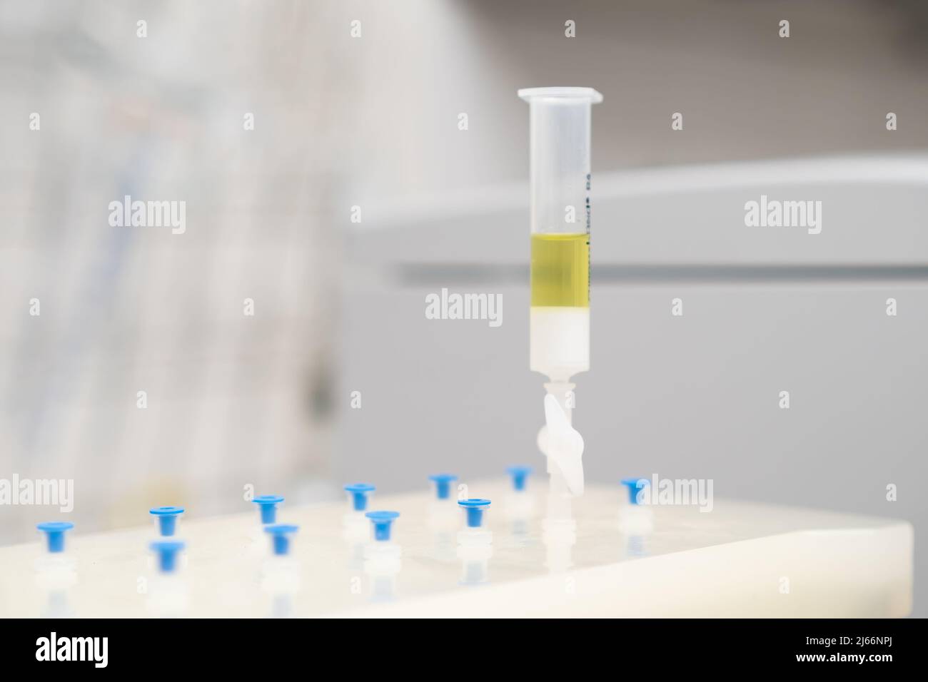 Vacuum Solid Phase extraction SPE manifold with catridge for sample ...