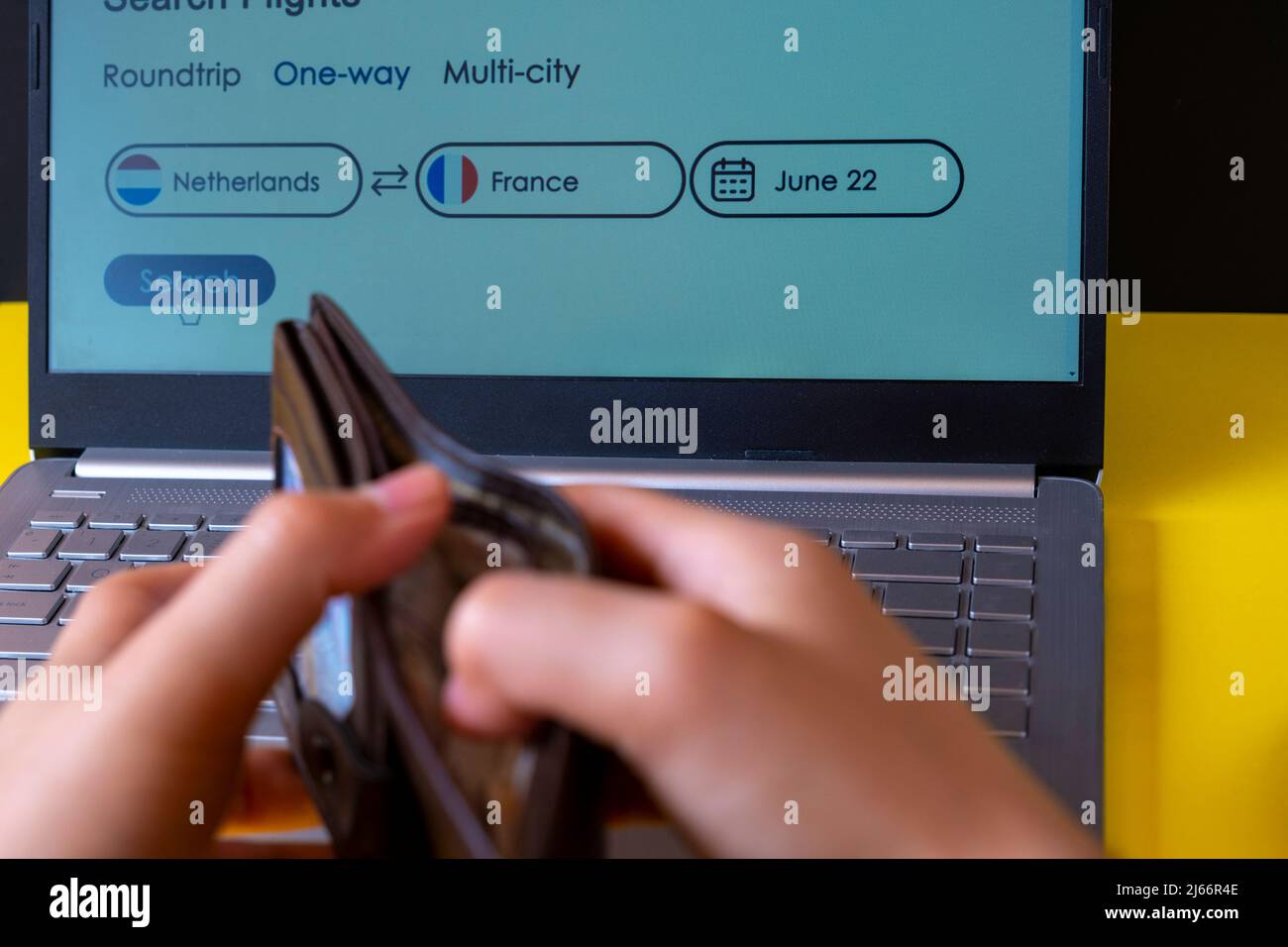 Online travel ticket hi-res stock photography and images - Alamy