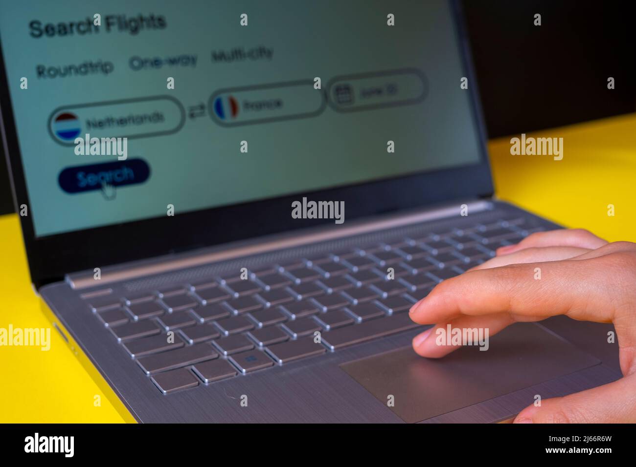 Flight search laptop hi-res stock photography and images - Alamy