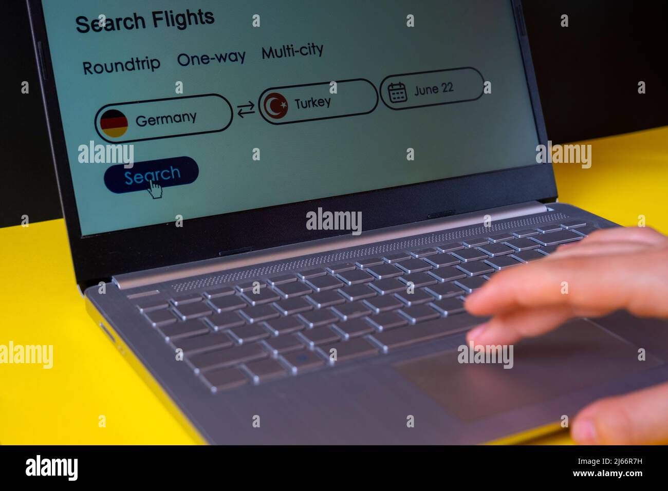 Online travel ticket hi-res stock photography and images - Alamy