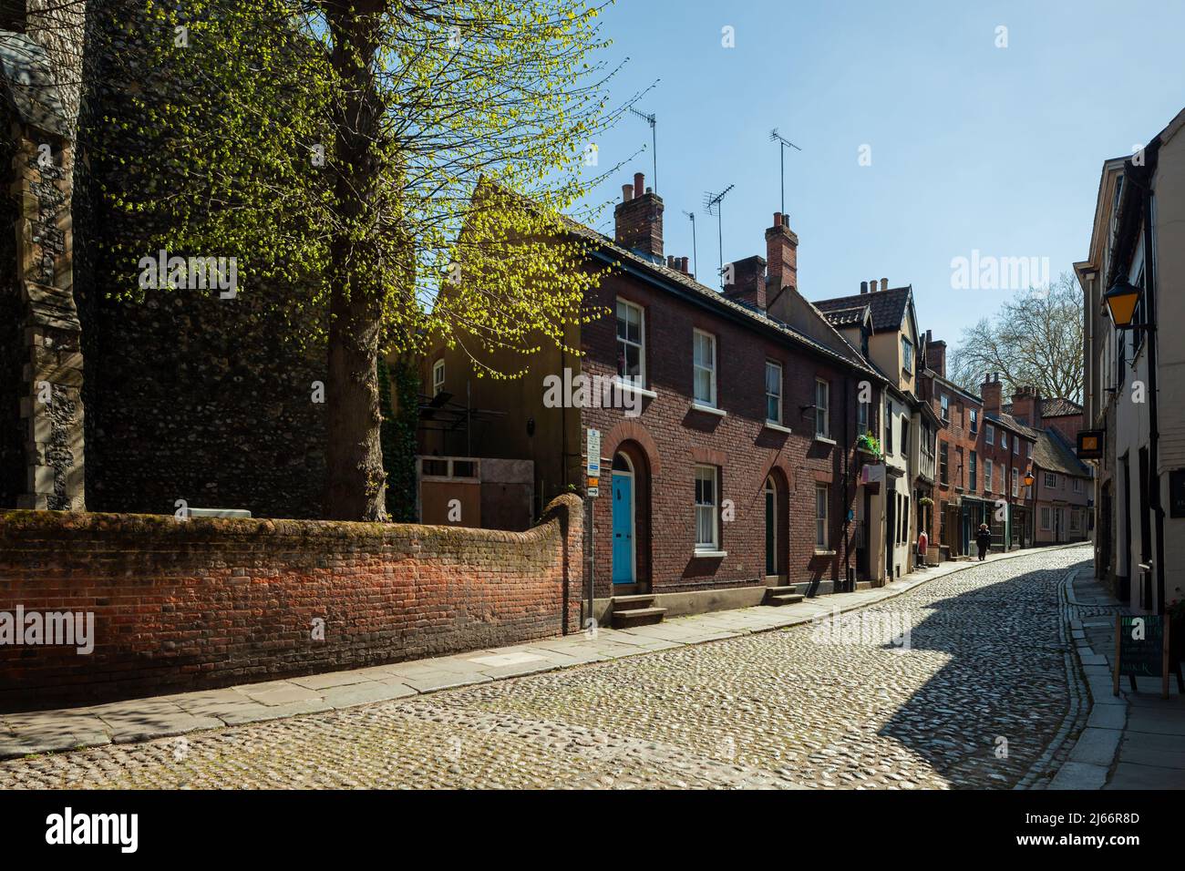 Spring afternoon on Elm Hill in Norwich, Norfolk, England Stock Photo ...