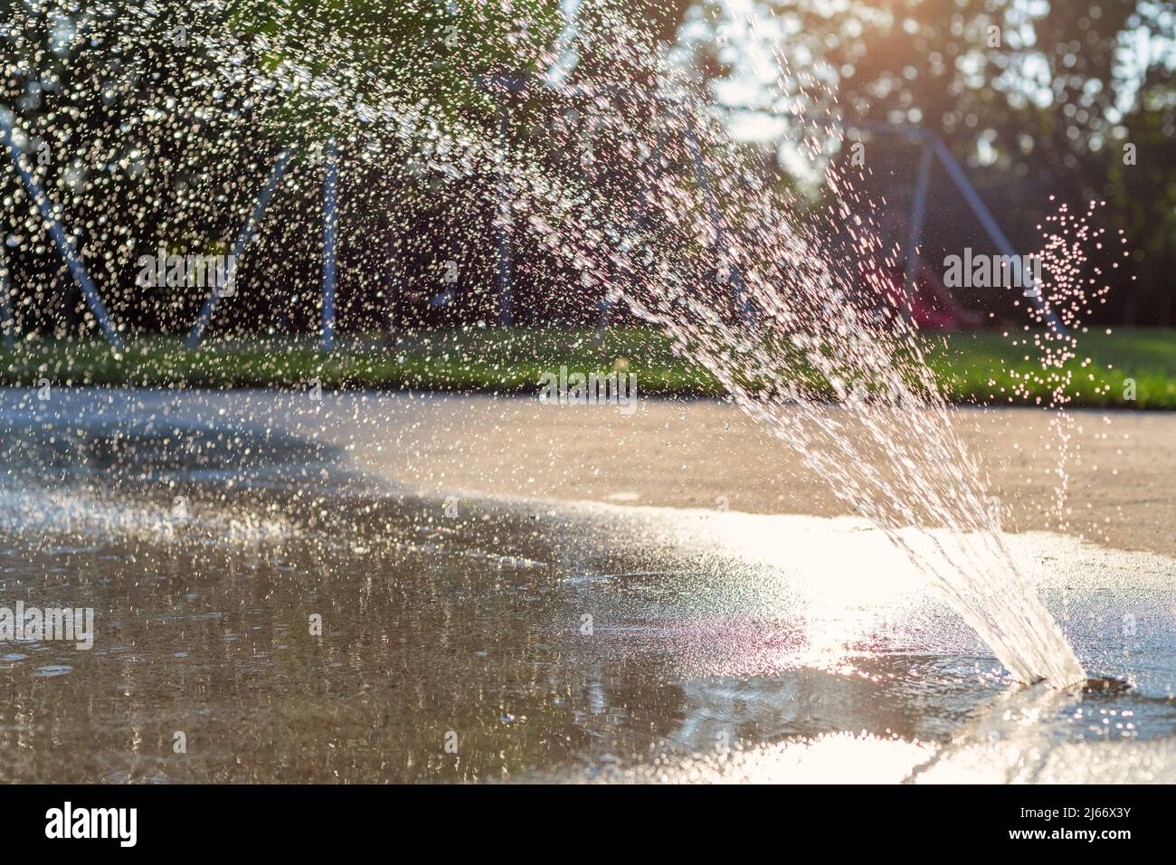Family summer water splash hi-res stock photography and images - Alamy
