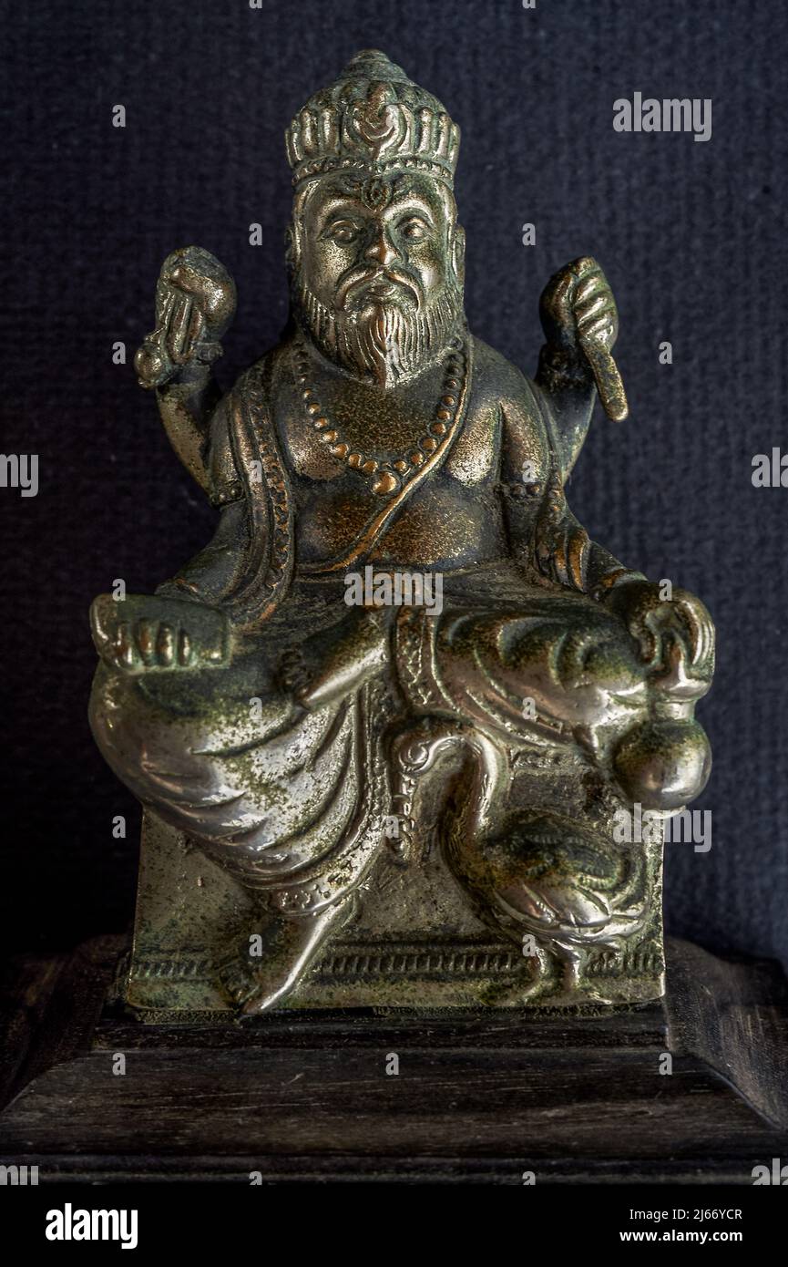 25 Aug-2016-statue of lord Vishwakarma in panch Dhatu Kalyan ...