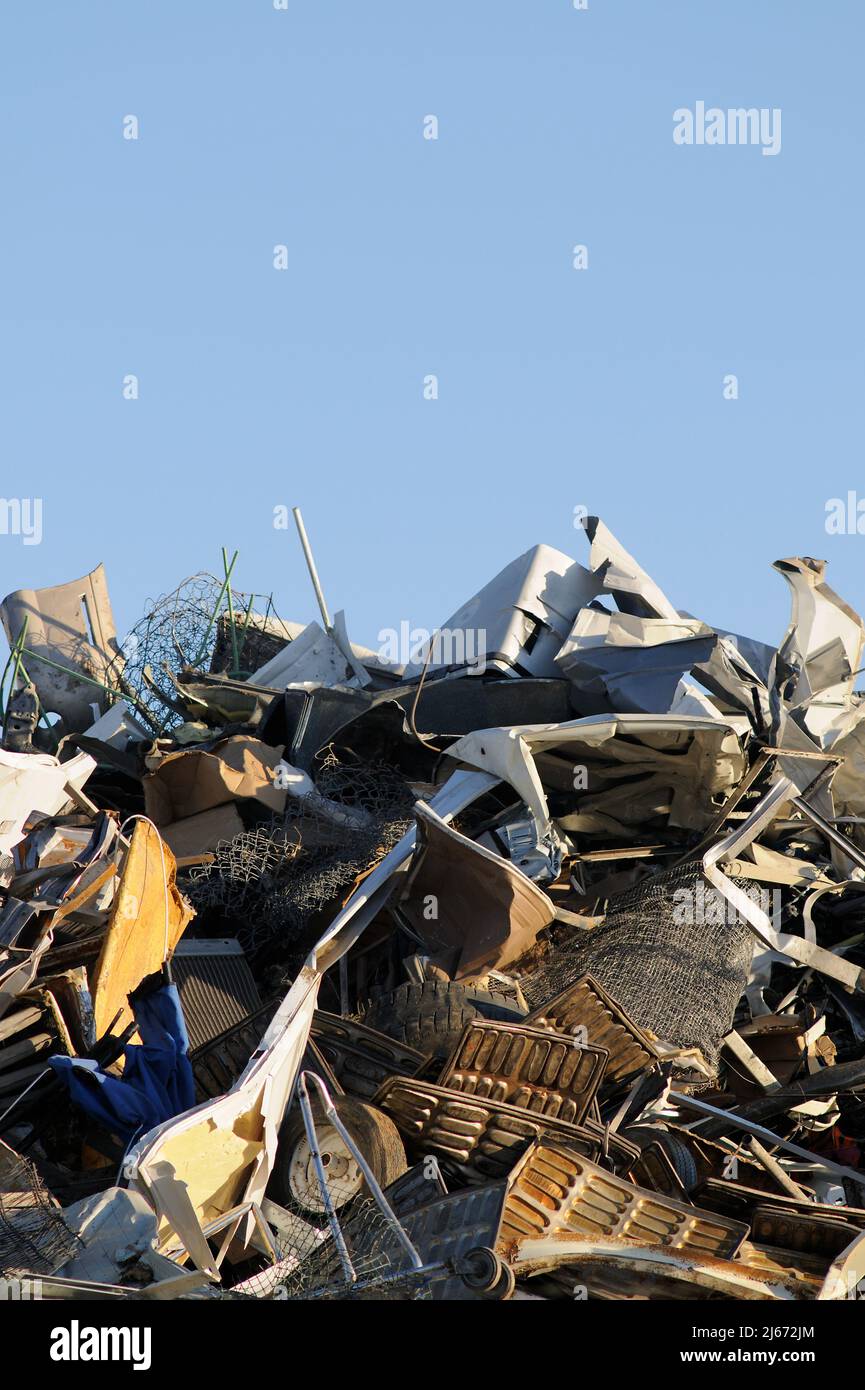 A pile of scrap metal and other debris Stock Photo - Alamy
