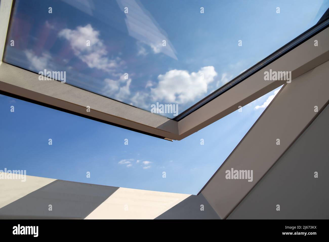 High pitch roof hi-res stock photography and images - Alamy