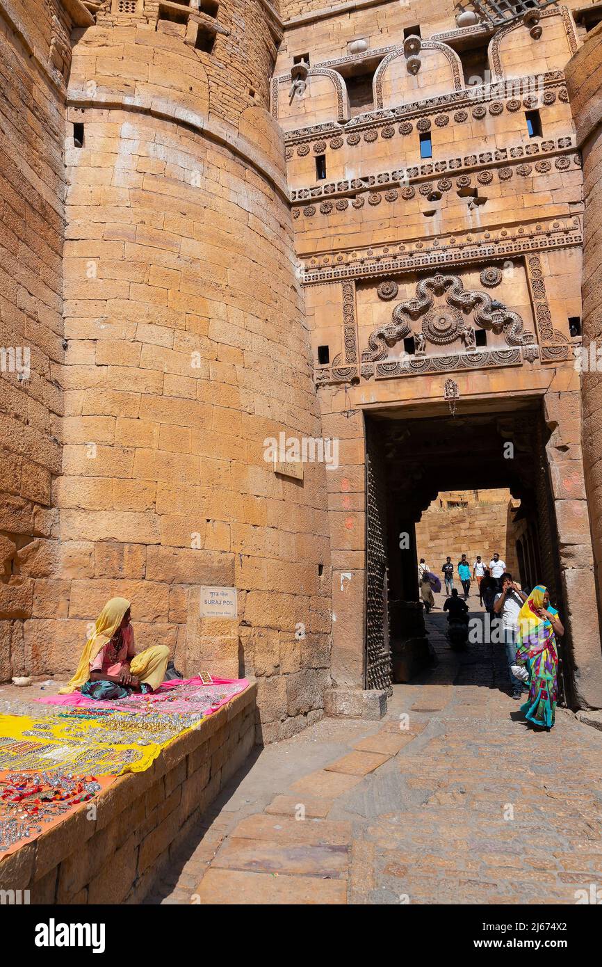 Rajasthani gate hi-res stock photography and images - Alamy