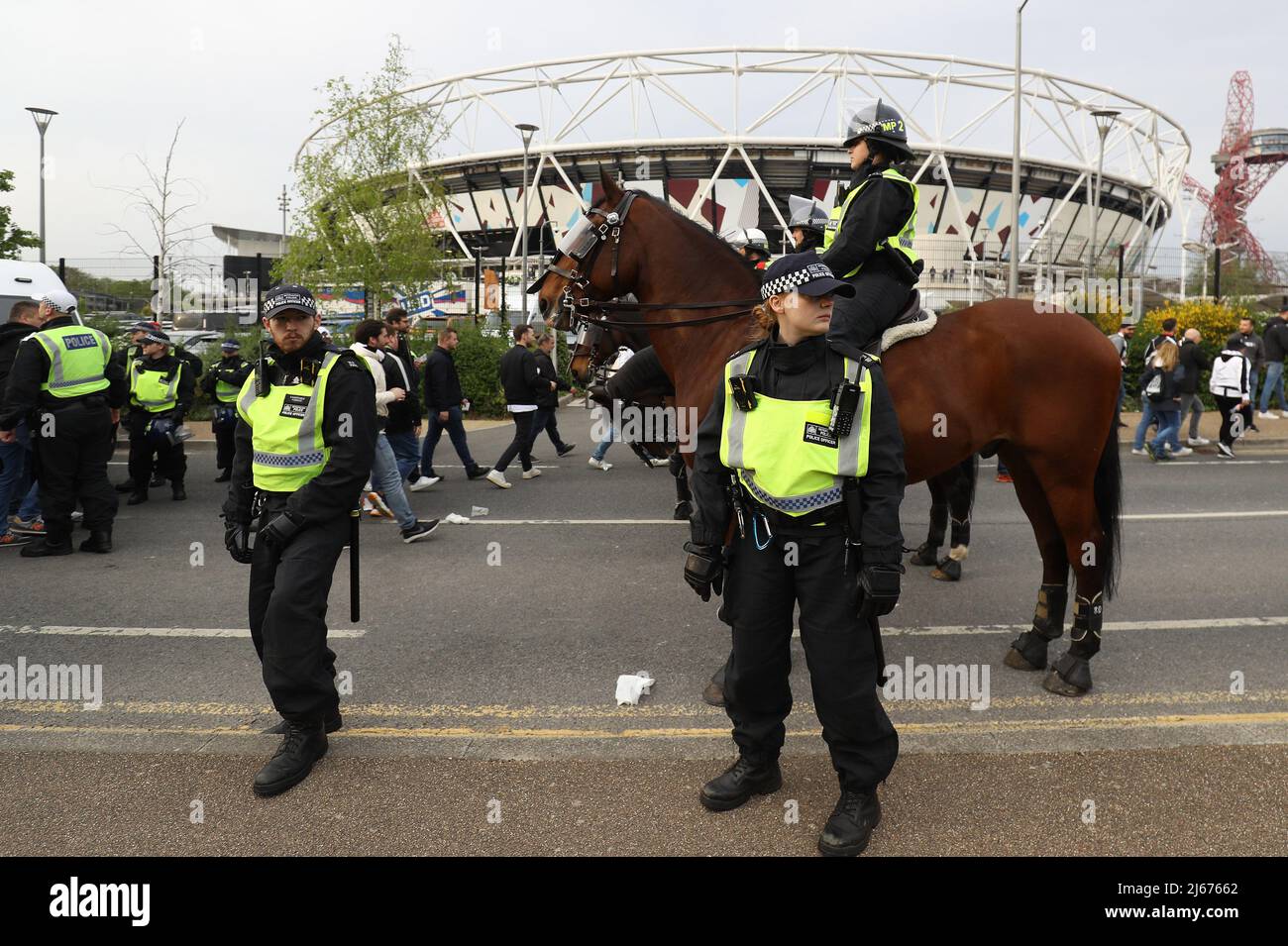 London, UK. 28th April 2022. Police Officers patrol outside the stadium ...