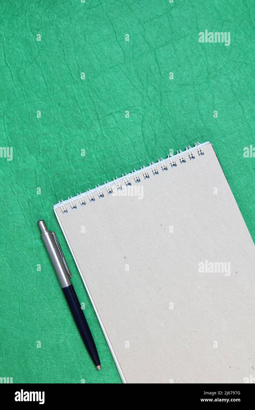 Notepad vertical hi-res stock photography and images - Alamy