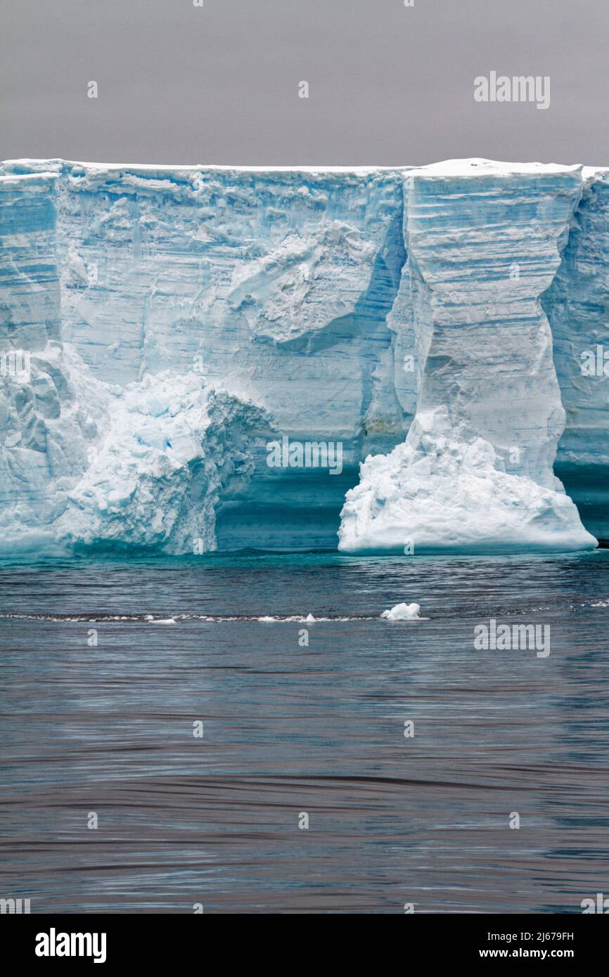 Antarctica, Antarctic Peninsula, Palmer Archipelago, Neumayer Channel ...