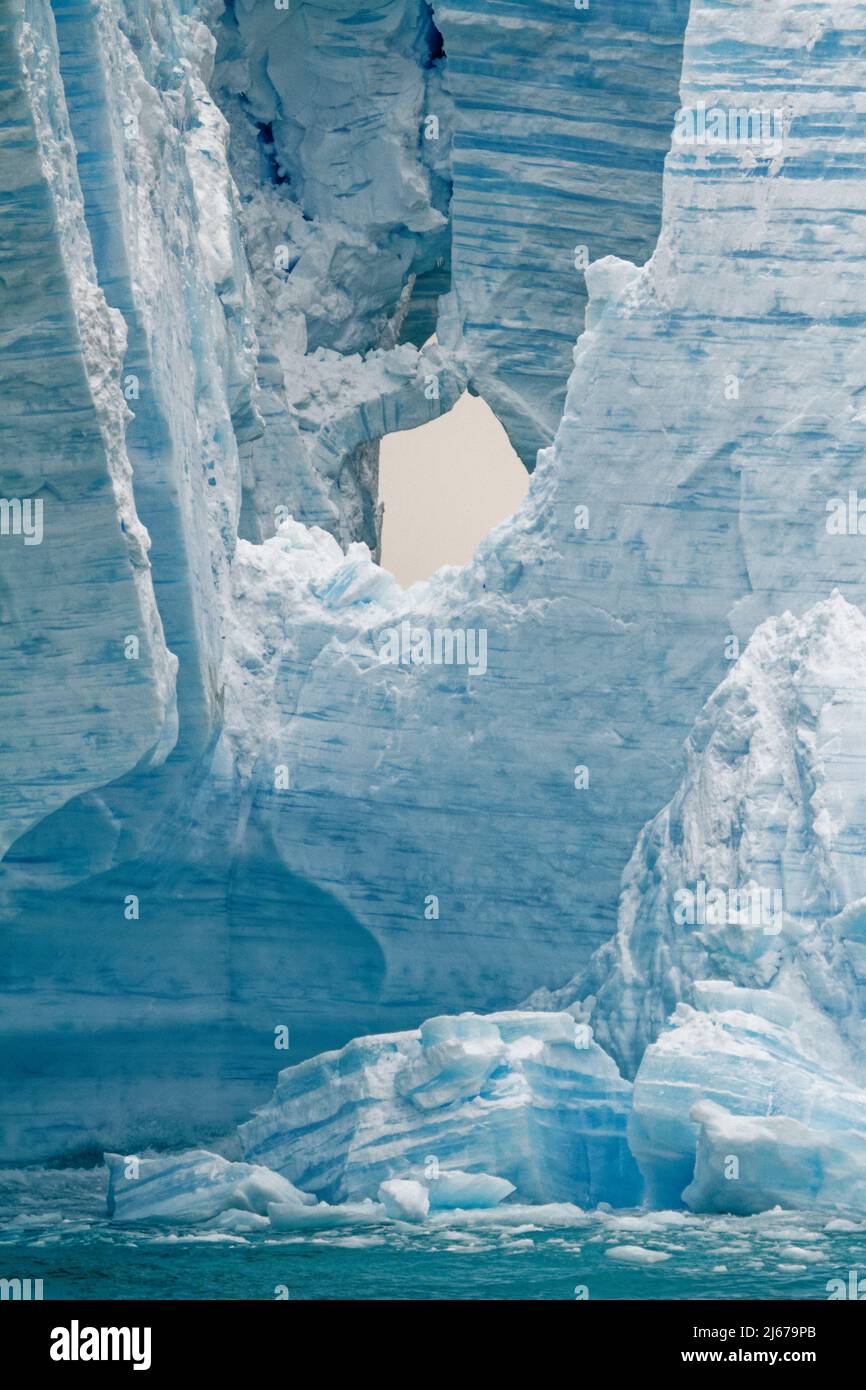 Antarctica, Antarctic Peninsula, Palmer Archipelago, Neumayer Channel ...