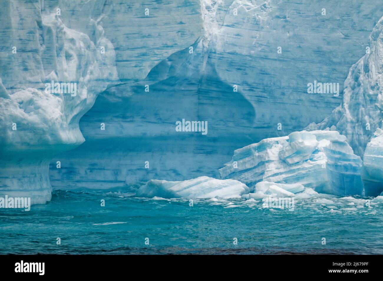 Antarctica, Antarctic Peninsula, Palmer Archipelago, Neumayer Channel ...