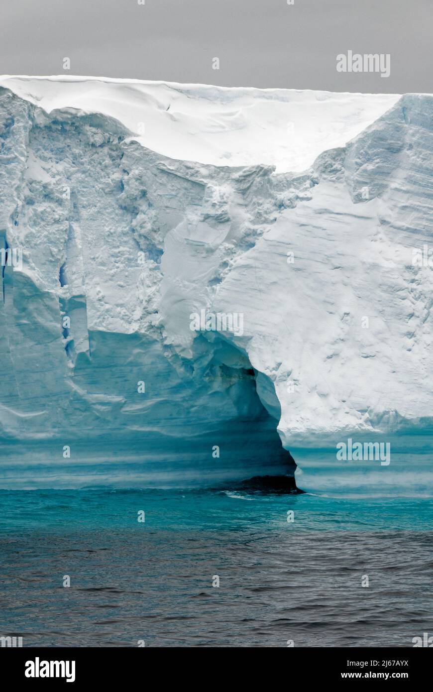 Antarctica, Antarctic Peninsula, Palmer Archipelago, Neumayer Channel ...