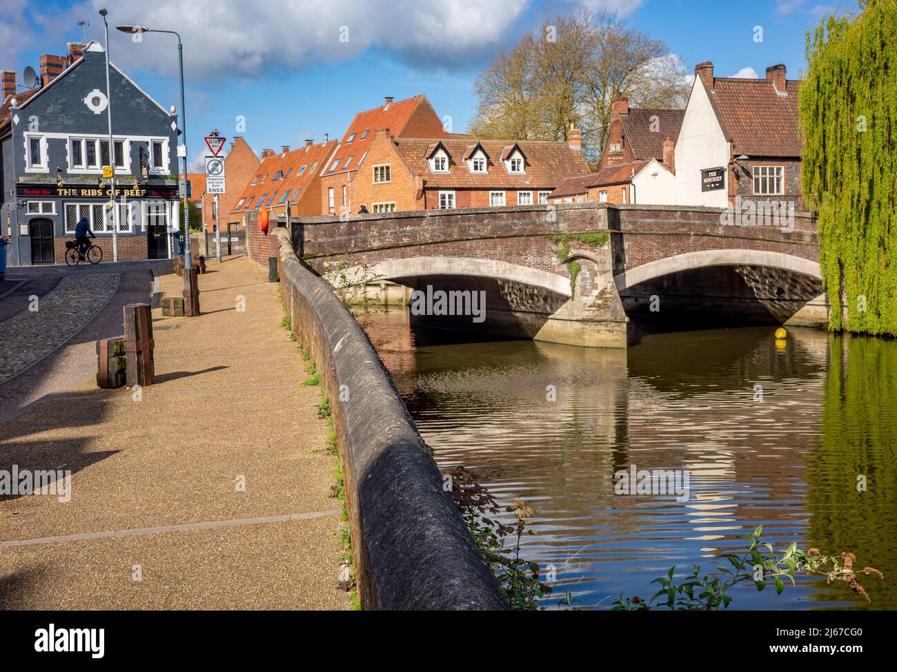 Norwich, Norfolk, UK – April 26 2022. The historic Fye Bridge over the ...