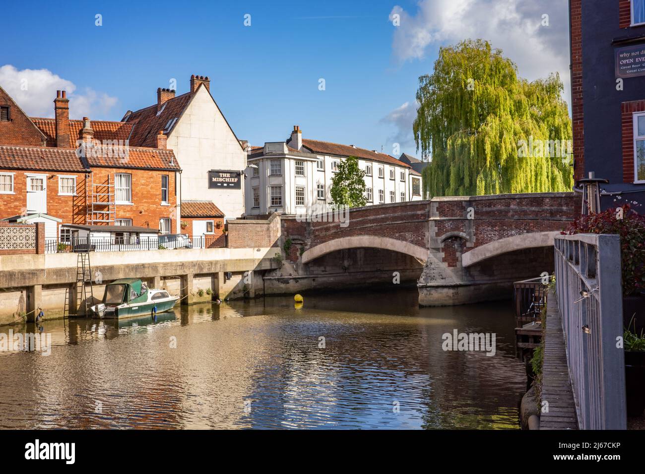 Norwich, Norfolk, UK – April 26 2022. The historic Fye Bridge over the ...