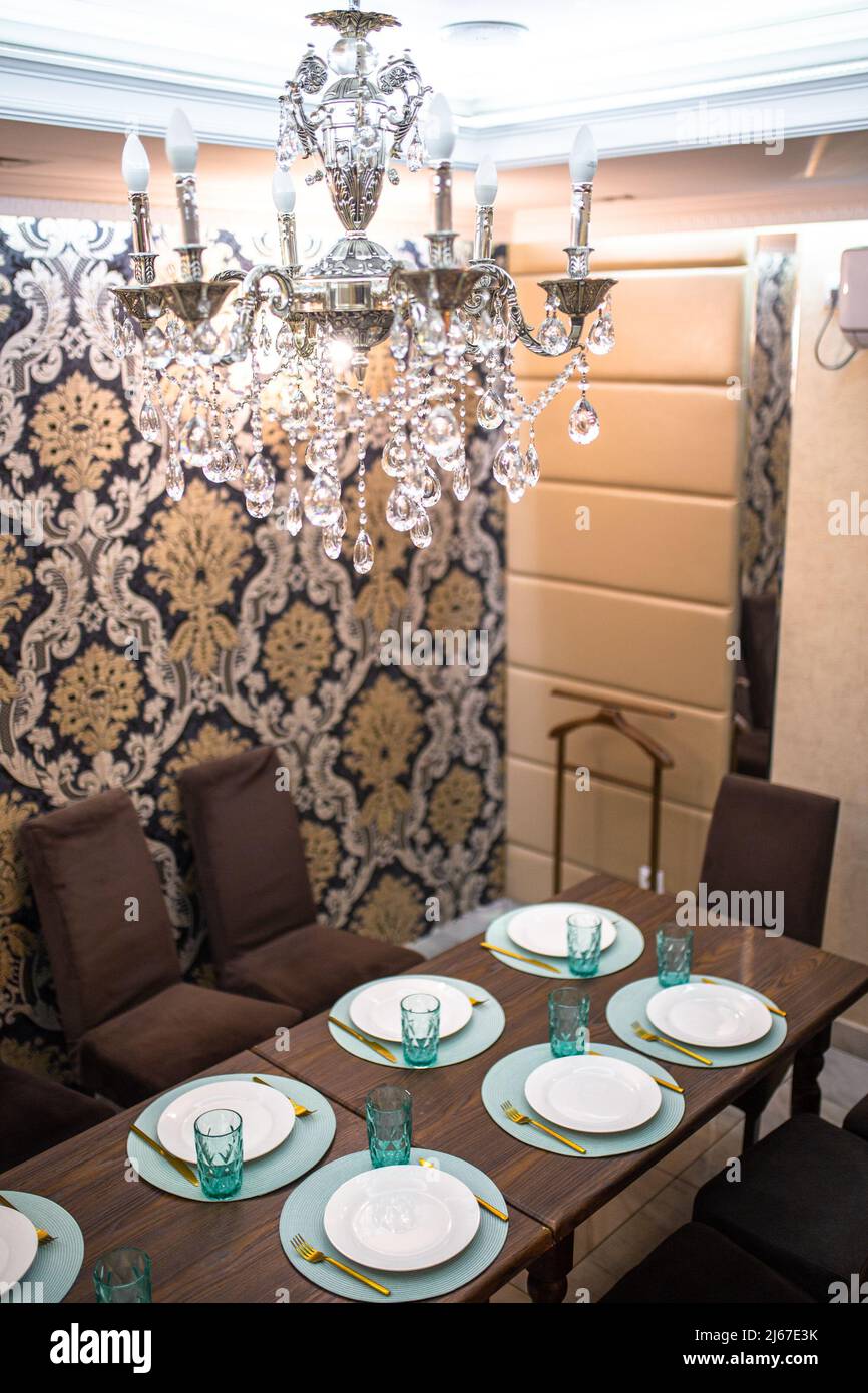 Fine dining table setting top view hi-res stock photography and images ...