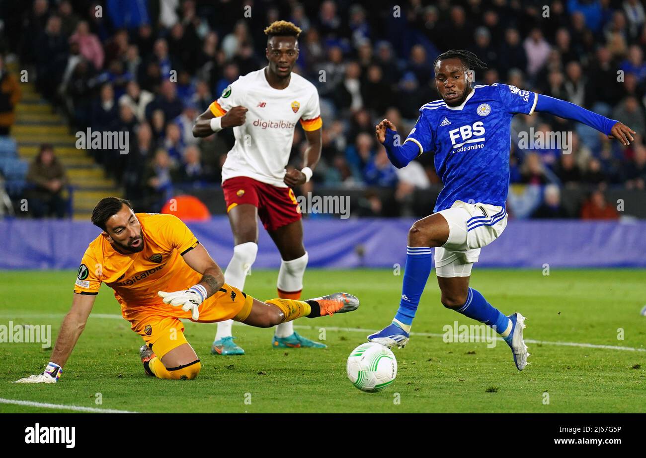 Roma goalkeeper Rui Patricio, Tammy Abraham and Leicester City's ...