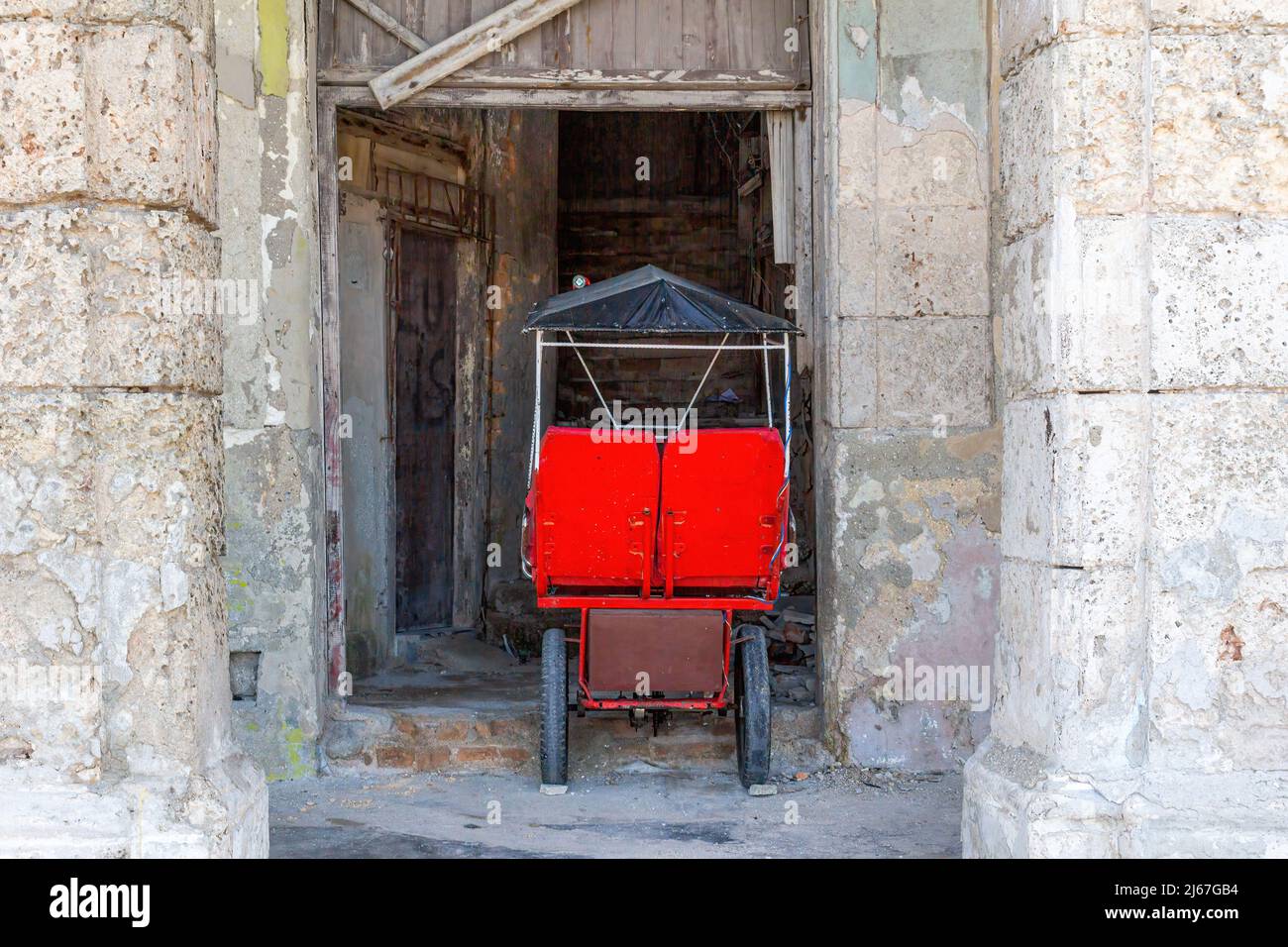 Run down areas hi-res stock photography and images - Alamy