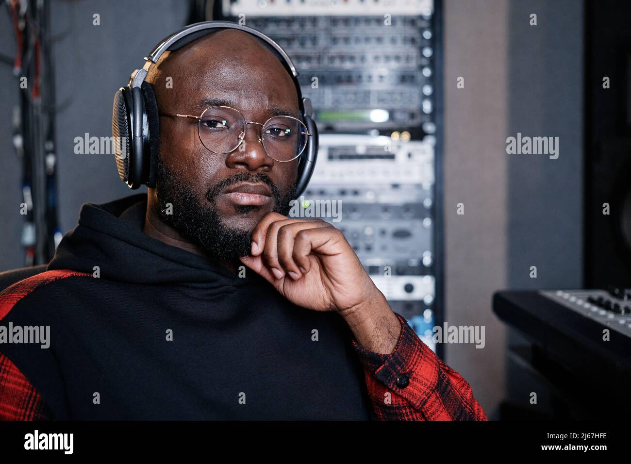 Professional music hi-res stock photography and images - Alamy