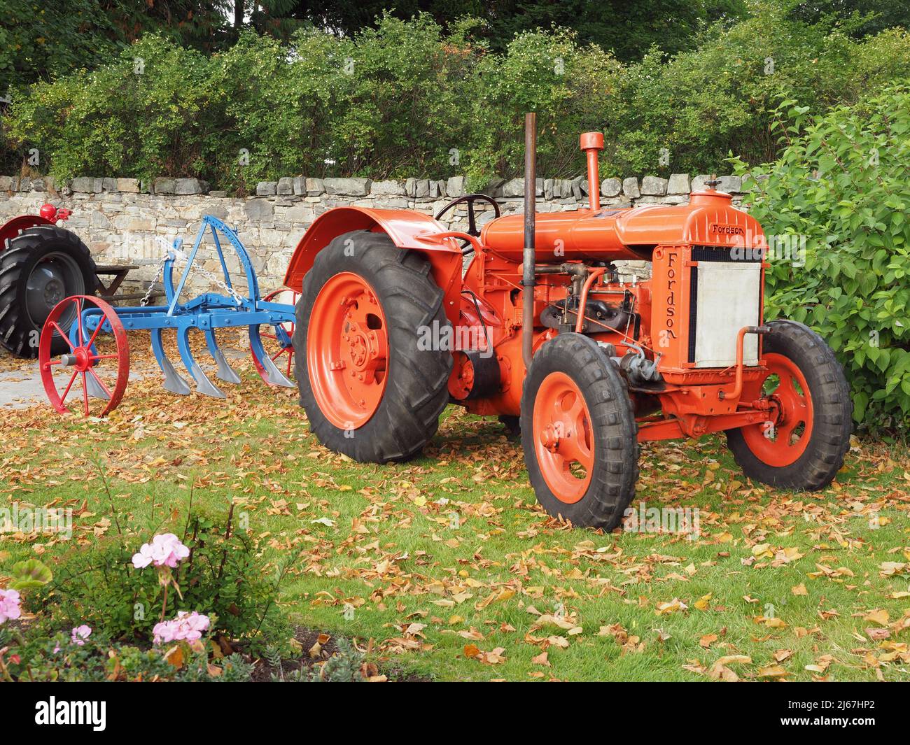 Fordson tractor 1939 hi-res stock photography and images - Alamy