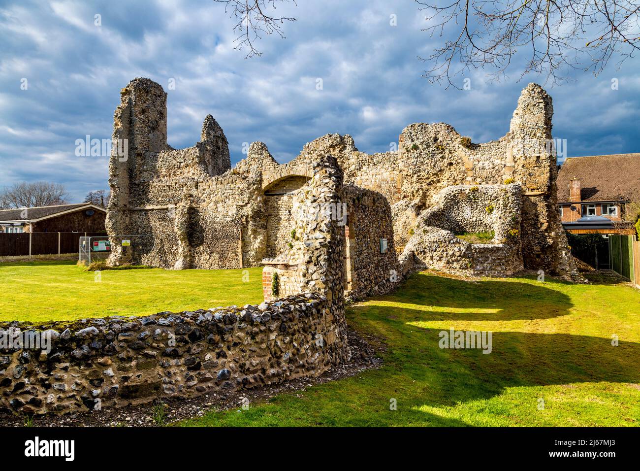 Monastic ruin norfolk hi-res stock photography and images - Alamy