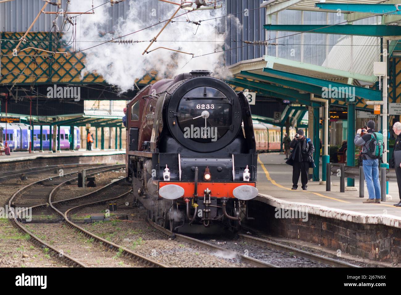 Carlisle station hi-res stock photography and images - Alamy