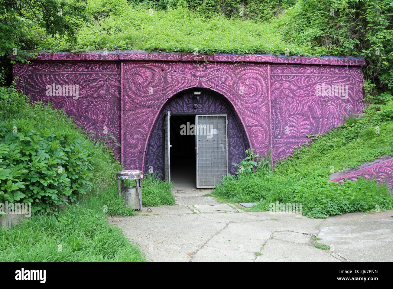 Ww2 tunnel hi-res stock photography and images - Alamy