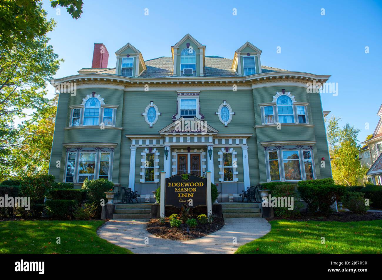 Edgewood town center hi-res stock photography and images - Alamy