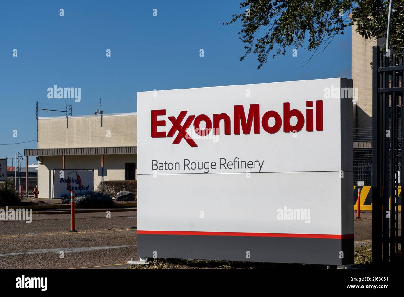 Exxon logo hi-res stock photography and images - Alamy