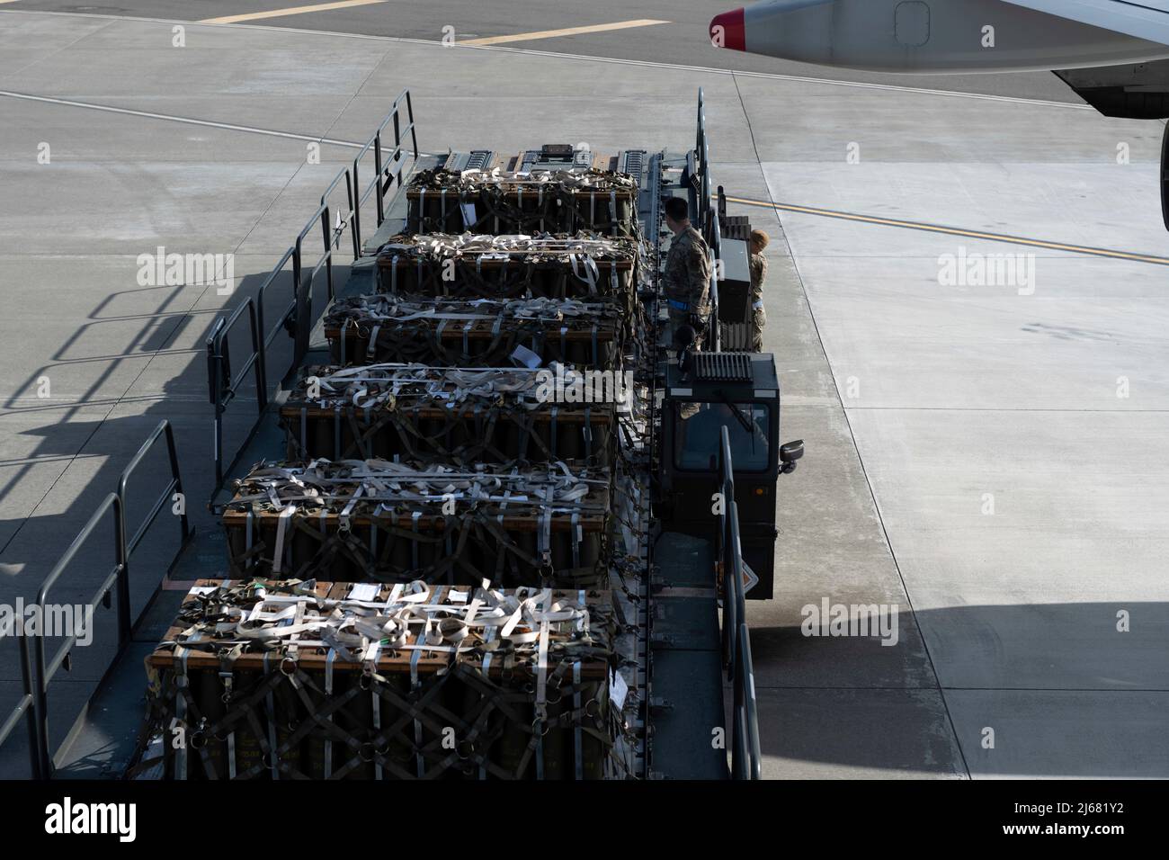 Aircraft cargo loader hi-res stock photography and images - Alamy