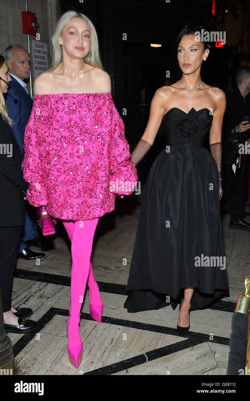Prince's trust gala bella hadid hi-res stock photography and images - Alamy