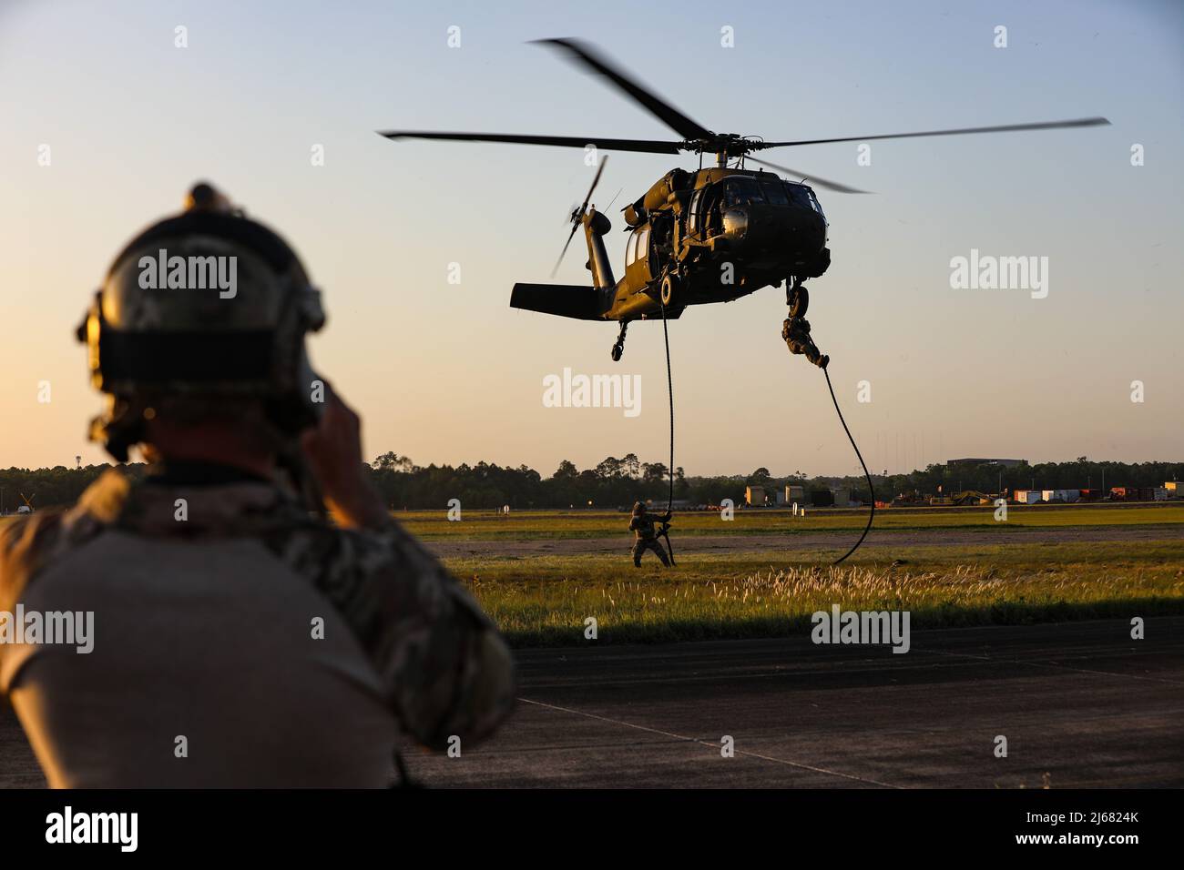 U.S. special operations service members participate in Fast Rope ...