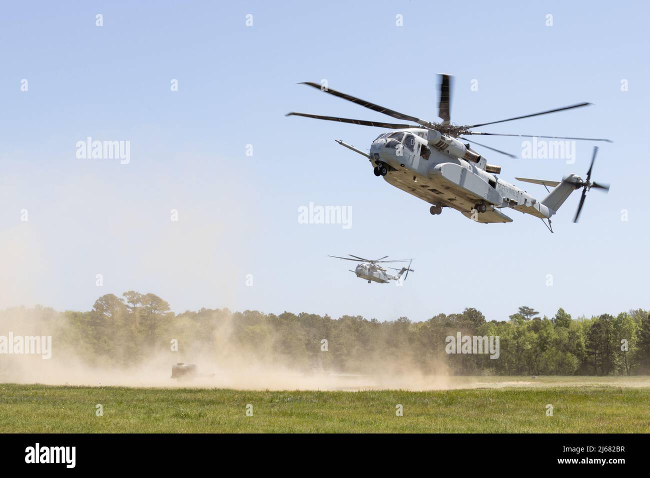 U.S. Marines with Marine Operational Test and Evaluation Squadron (VMX ...