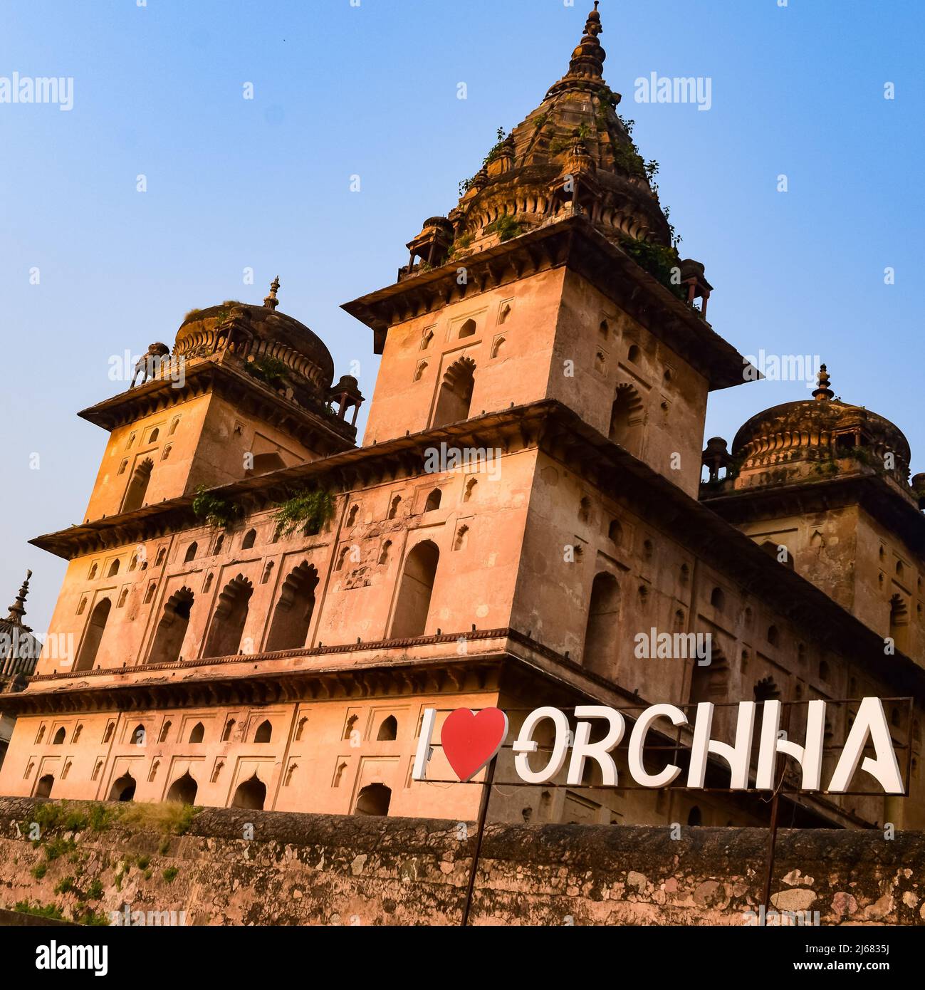 Morning View of Royal Cenotaphs (Chhatris) of Orchha, Madhya Pradesh ...