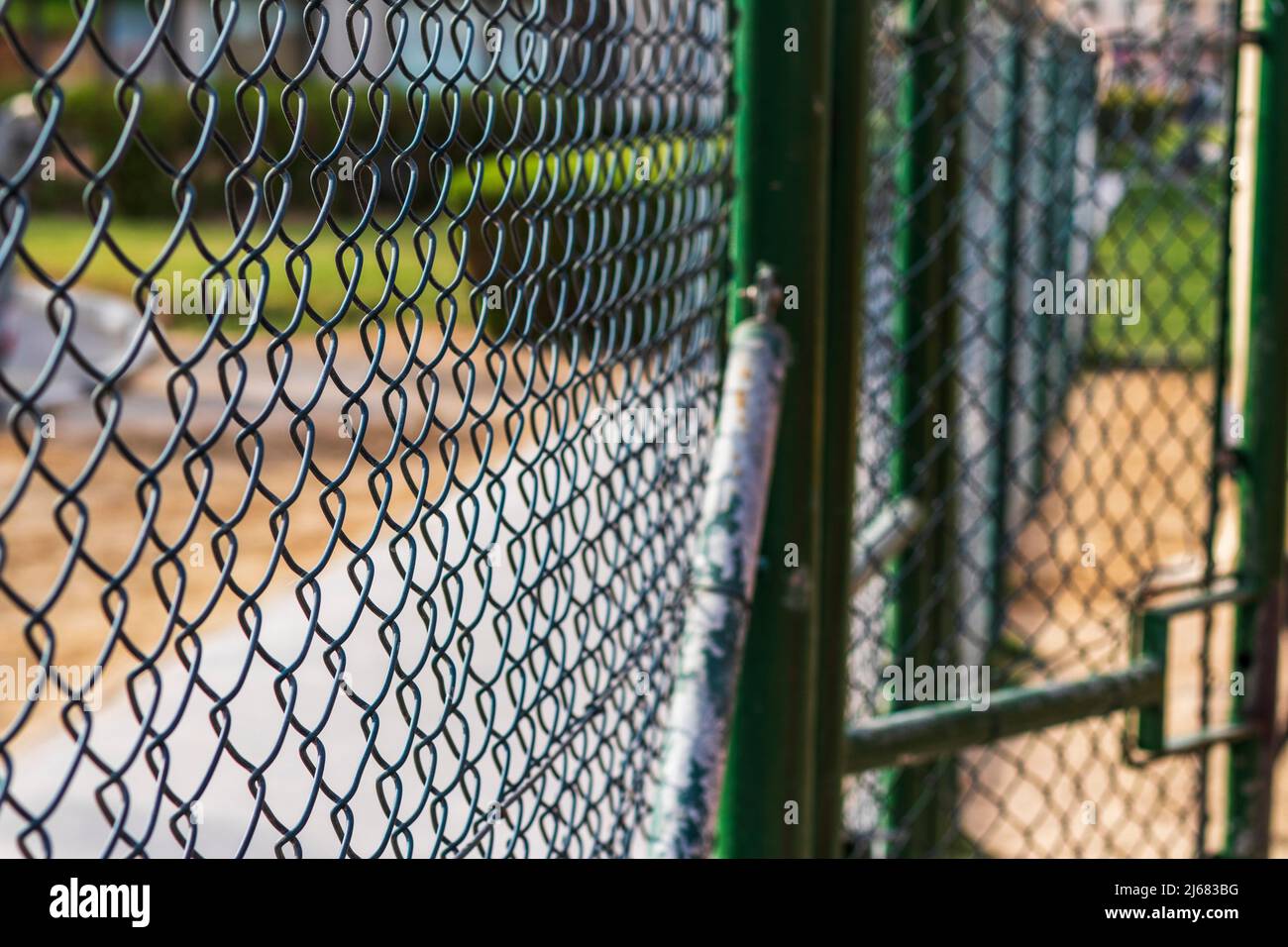 Netting fence hi-res stock photography and images - Alamy