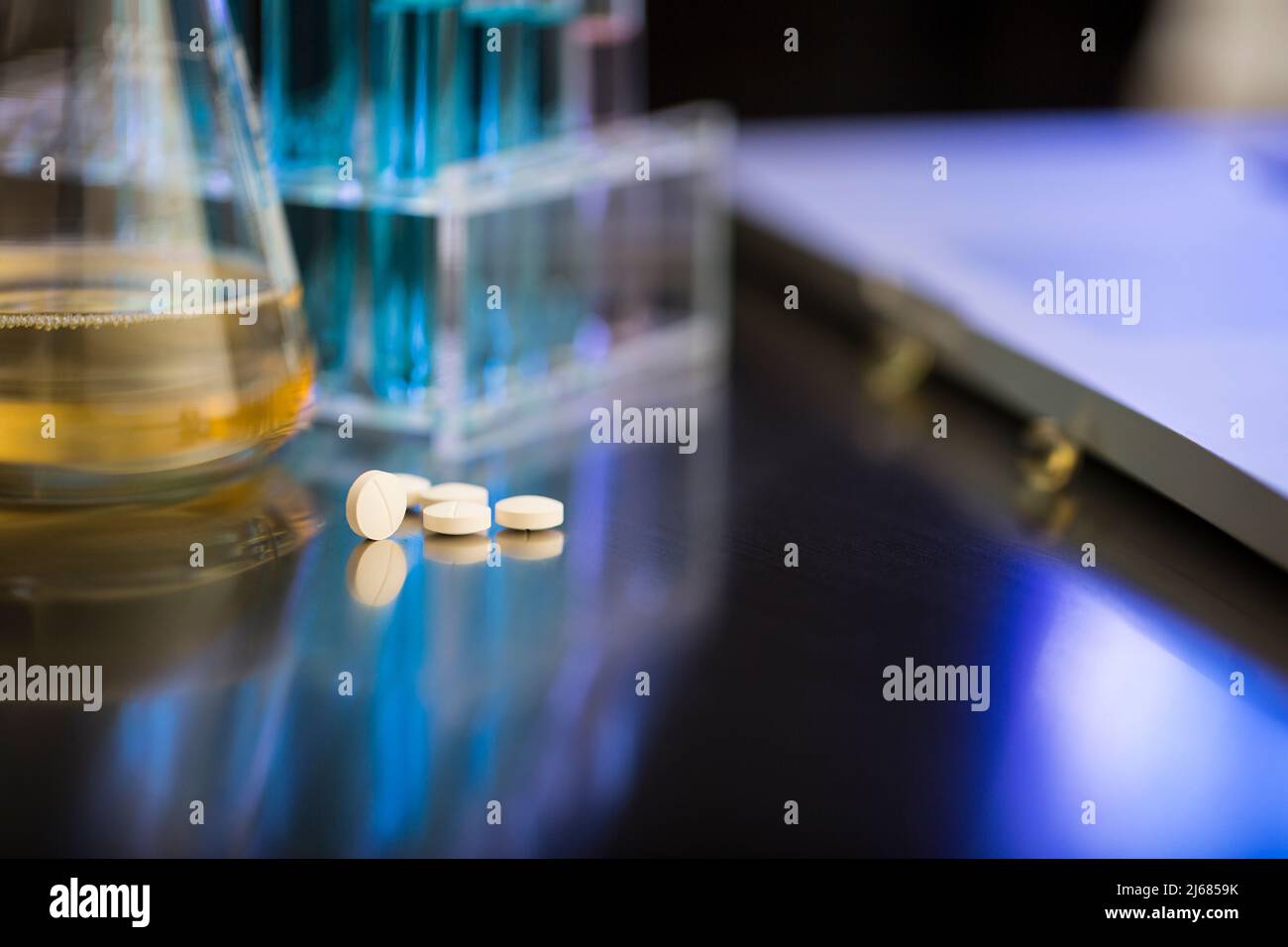 Pill test hi-res stock photography and images - Alamy