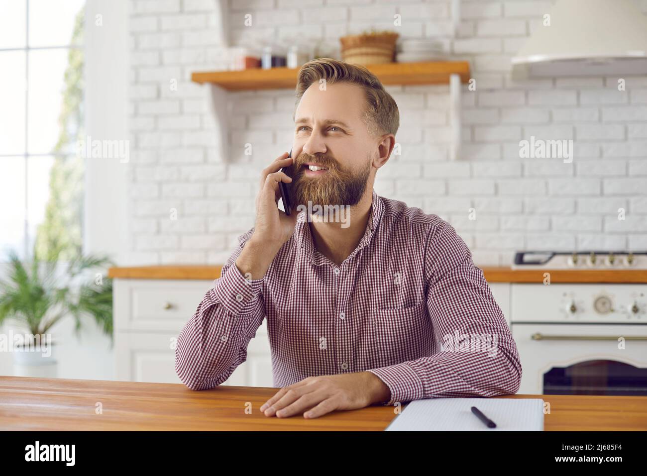 Man communication hi-res stock photography and images - Alamy