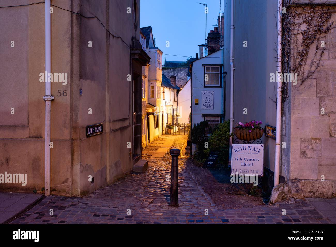 Bath place hotel oxford 17th century hotel hi-res stock photography and ...