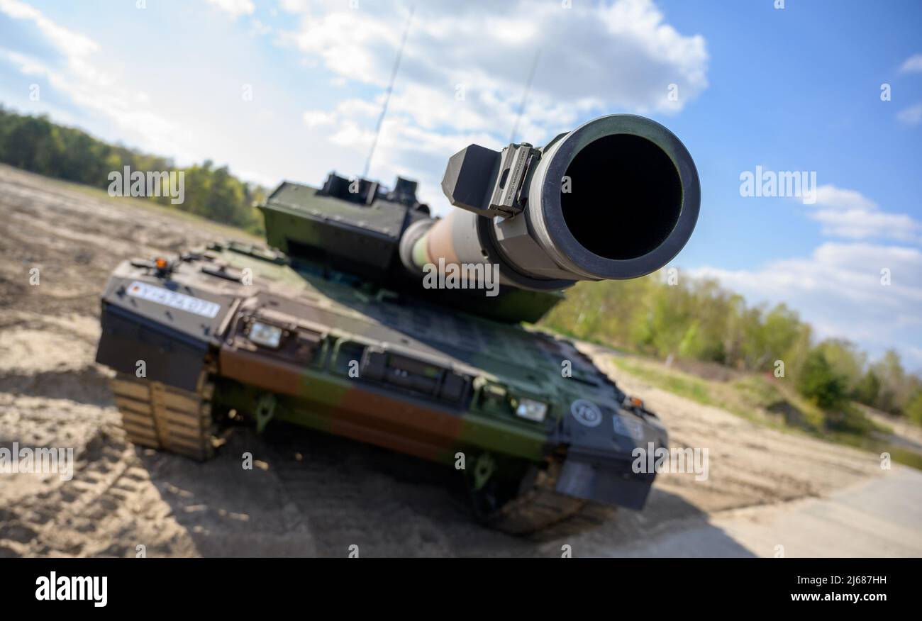 Leopard 2 a7v main battle tank hi-res stock photography and images - Alamy