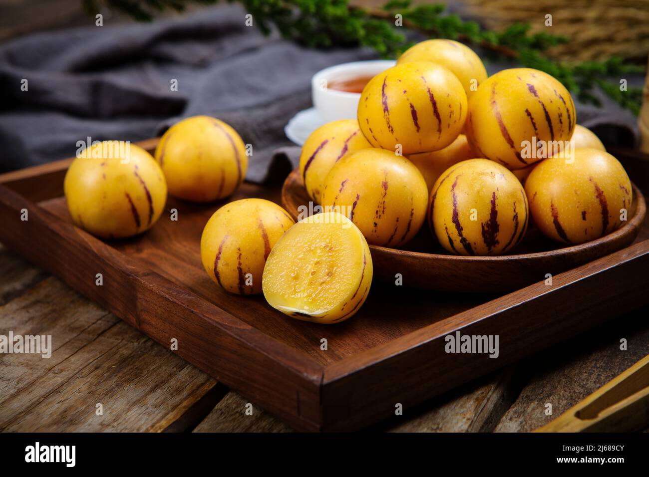 Ginseng fruit hi-res stock photography and images - Alamy