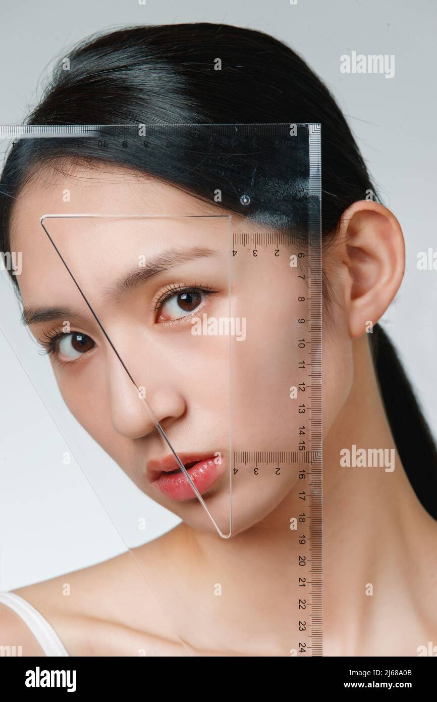 Ruler head measuring hi-res stock photography and images - Alamy